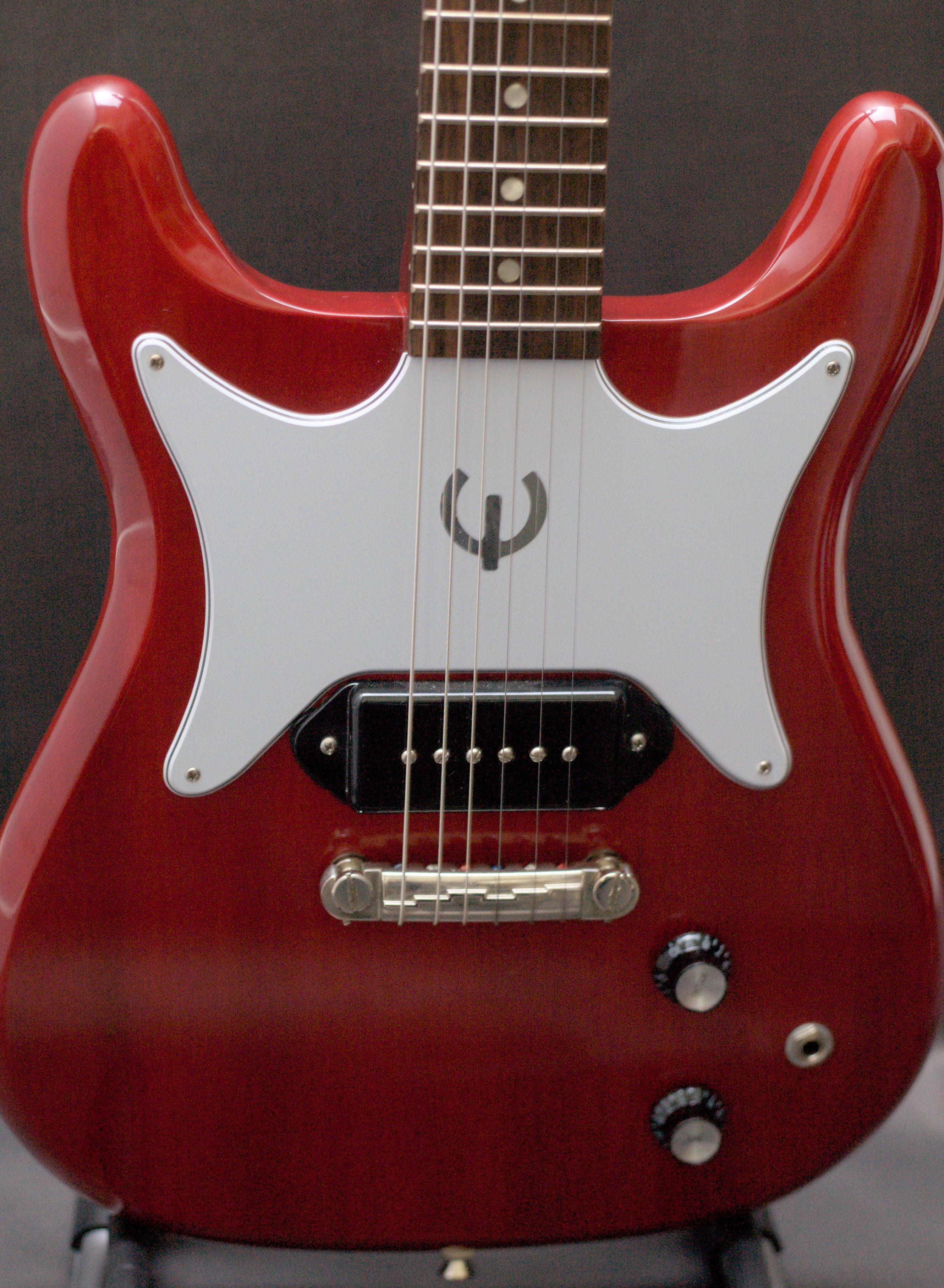Epiphone Coronet 2020 - Cherry w/ Lollar P90 (6.25lbs) – Far Out Guitars